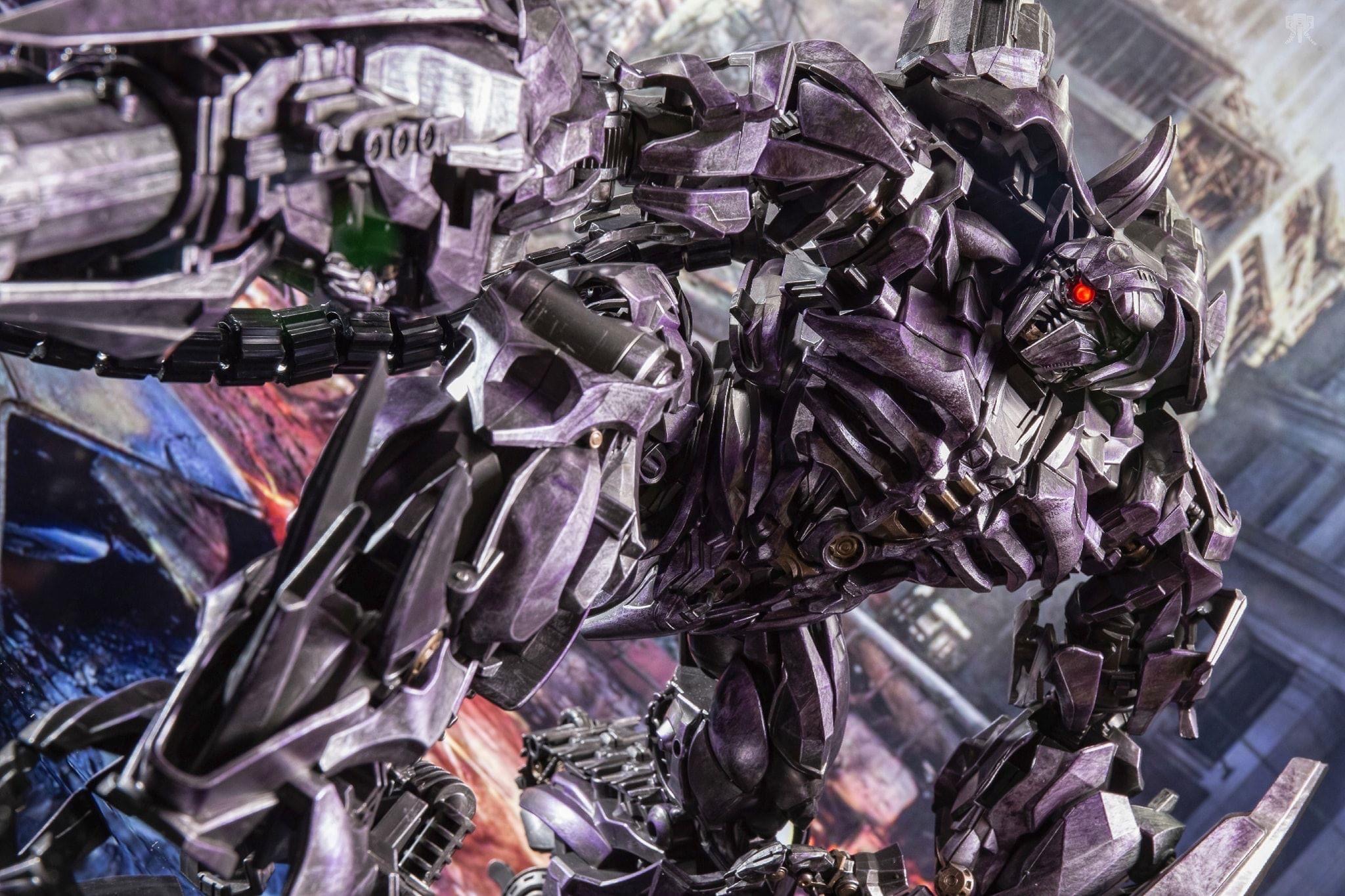 Mô hình ROBOT biến hình TRANSFORMERS ZS-01 SHOCKWAVE SS56 KO OVERSIZE